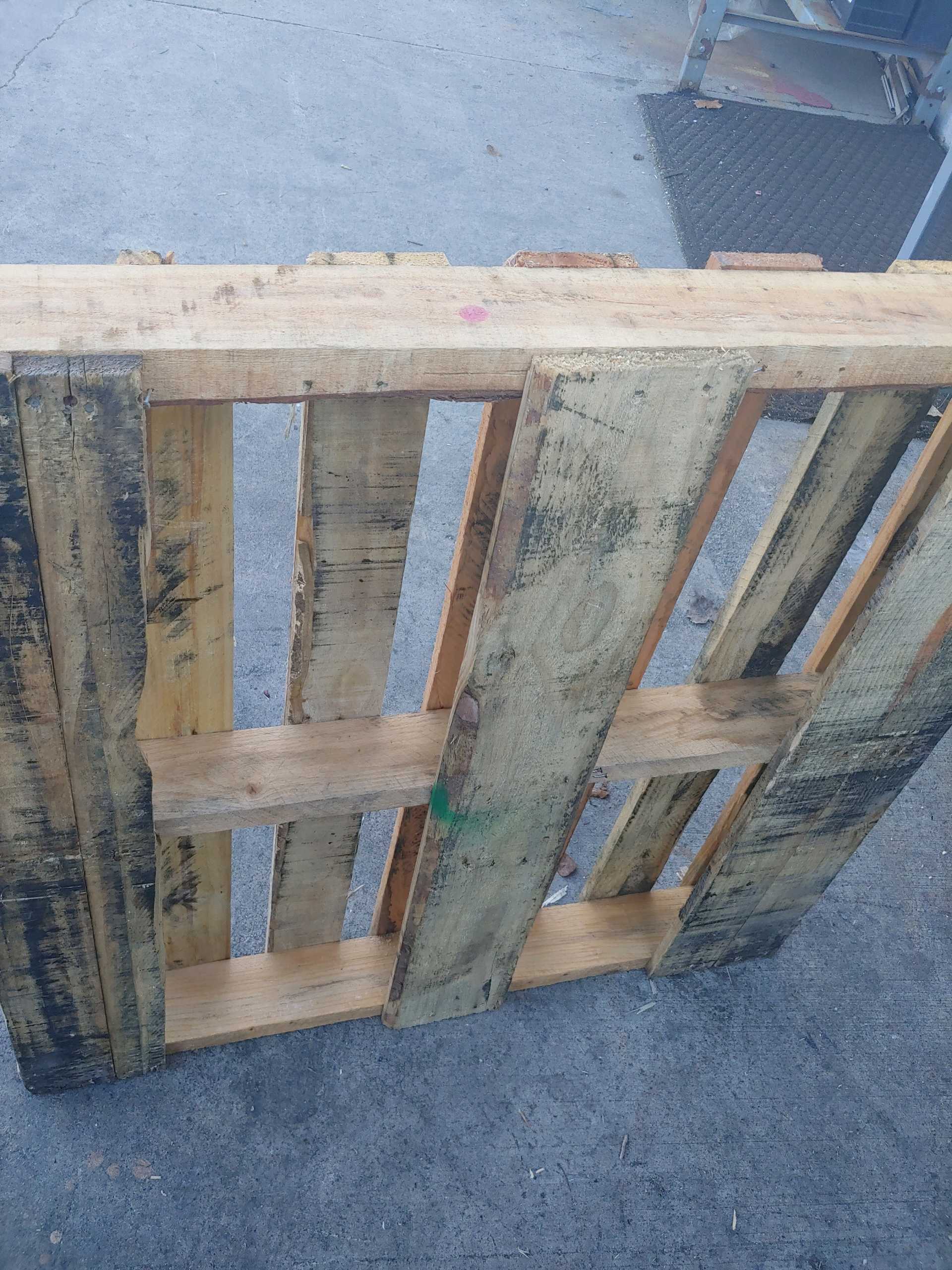 Pallet Solution – Round Lake Pallets Inc
